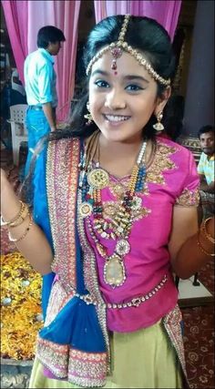 Profil Roshni Walia Pemeran Rajkumari Ajabde Punwar Serial Mahaputra ...