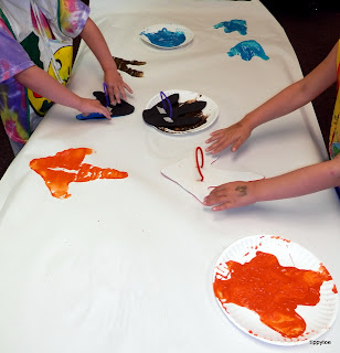 Tippytoe Crafts: Dinosaur Stomp