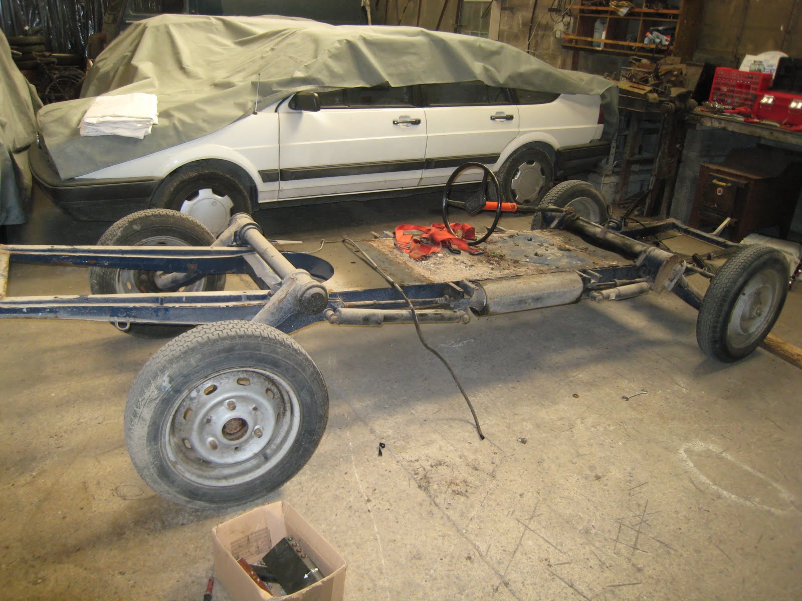 raid 2cv cap nord: Beau châssis....