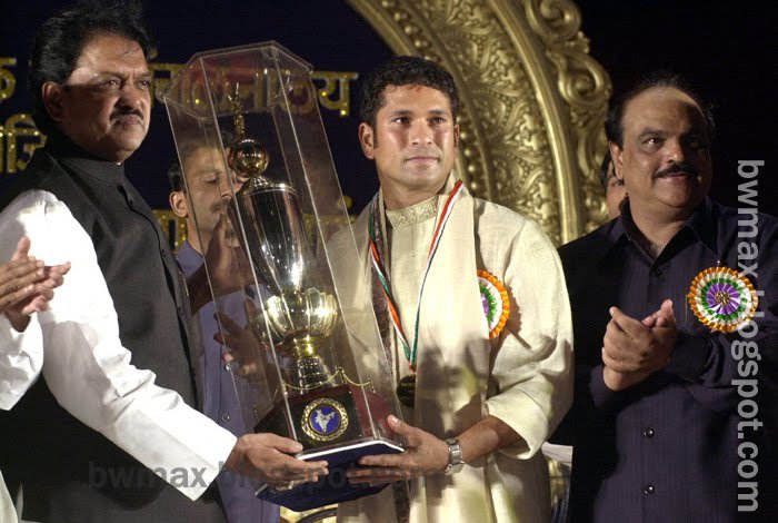 OMGSACHIN: Photos: Sachin Tendulkar Awards And Trophies