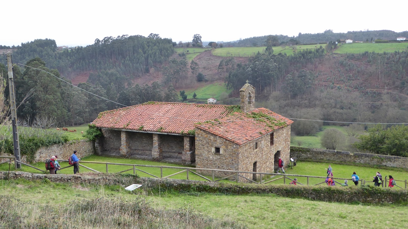 CAMINO AL ANDAR: TIERRAS Y PUEBLOS DE CASTRILLÓN