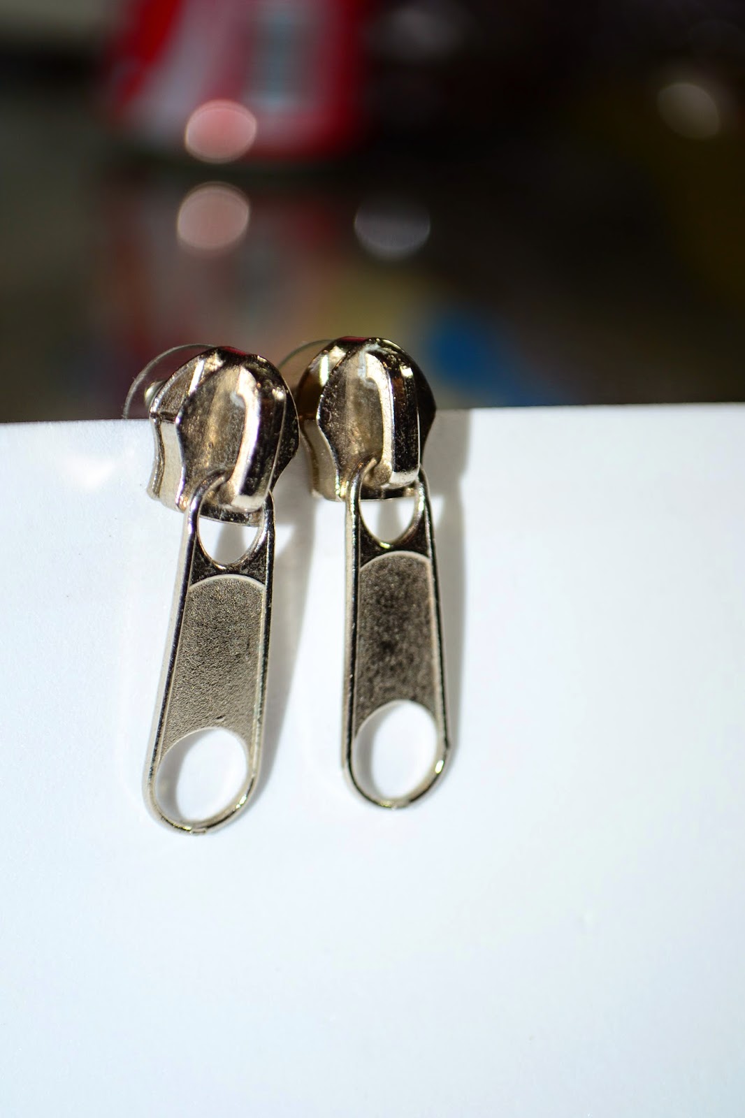 O poder da cor: Brincos fecho eclair