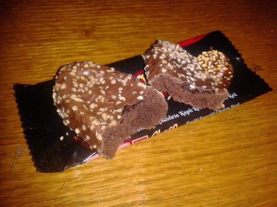 Egypt Food Finds: Saray 's Choco lips "chocolate cake