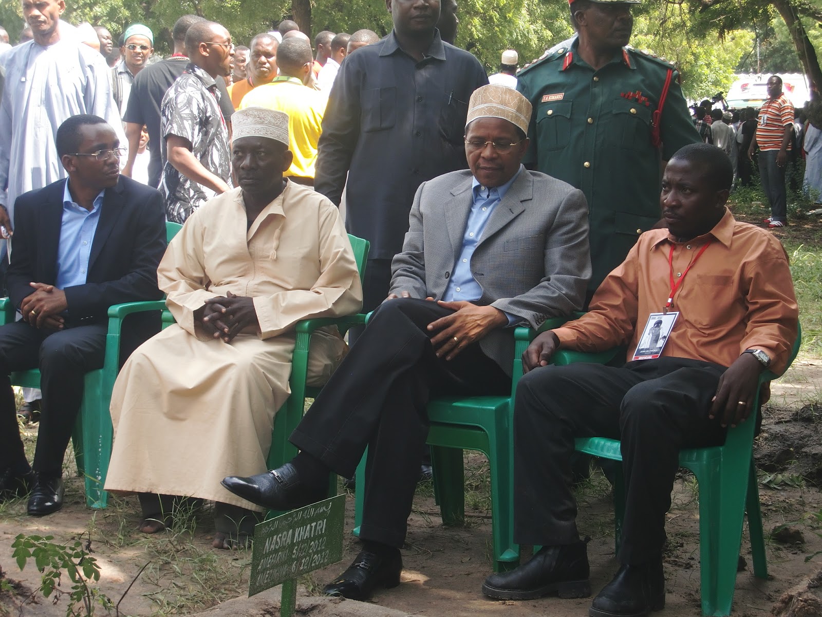 STRAIKA: TAZAMA MAPICHA YA KABURI LA SAJUKI NA 'FULL' MAPICHA YA ...