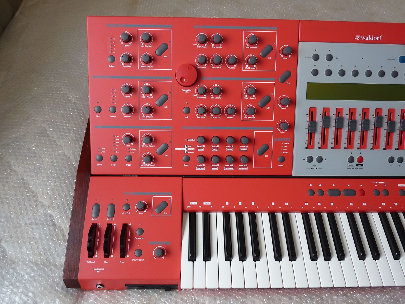 MATRIXSYNTH: Waldorf Wave 32 voices Cadmium Red Edition