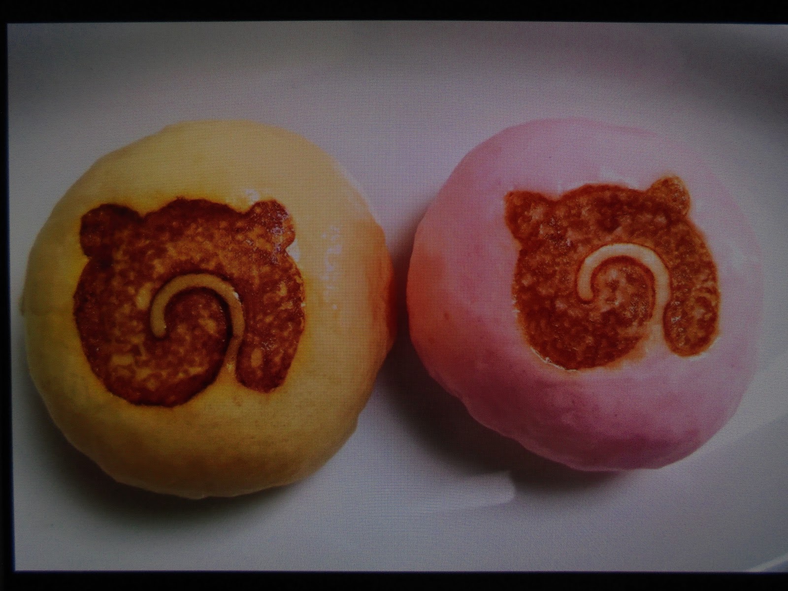 Rational-Spirited Girl: Drawn mochi in the paper and the two mochis ...