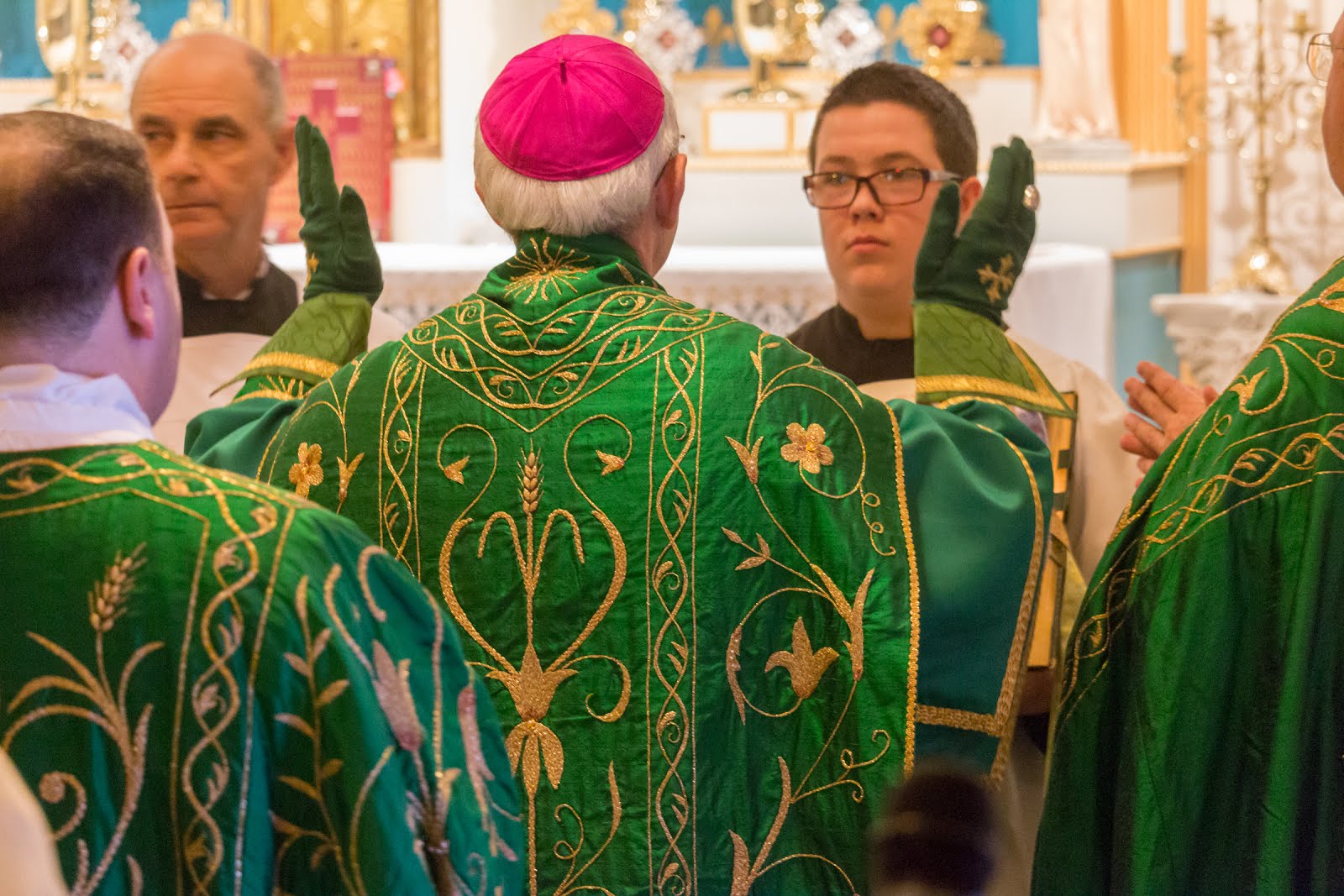 Pontifical Gloves: A Brief History and Consideration ~ Liturgical Arts ...