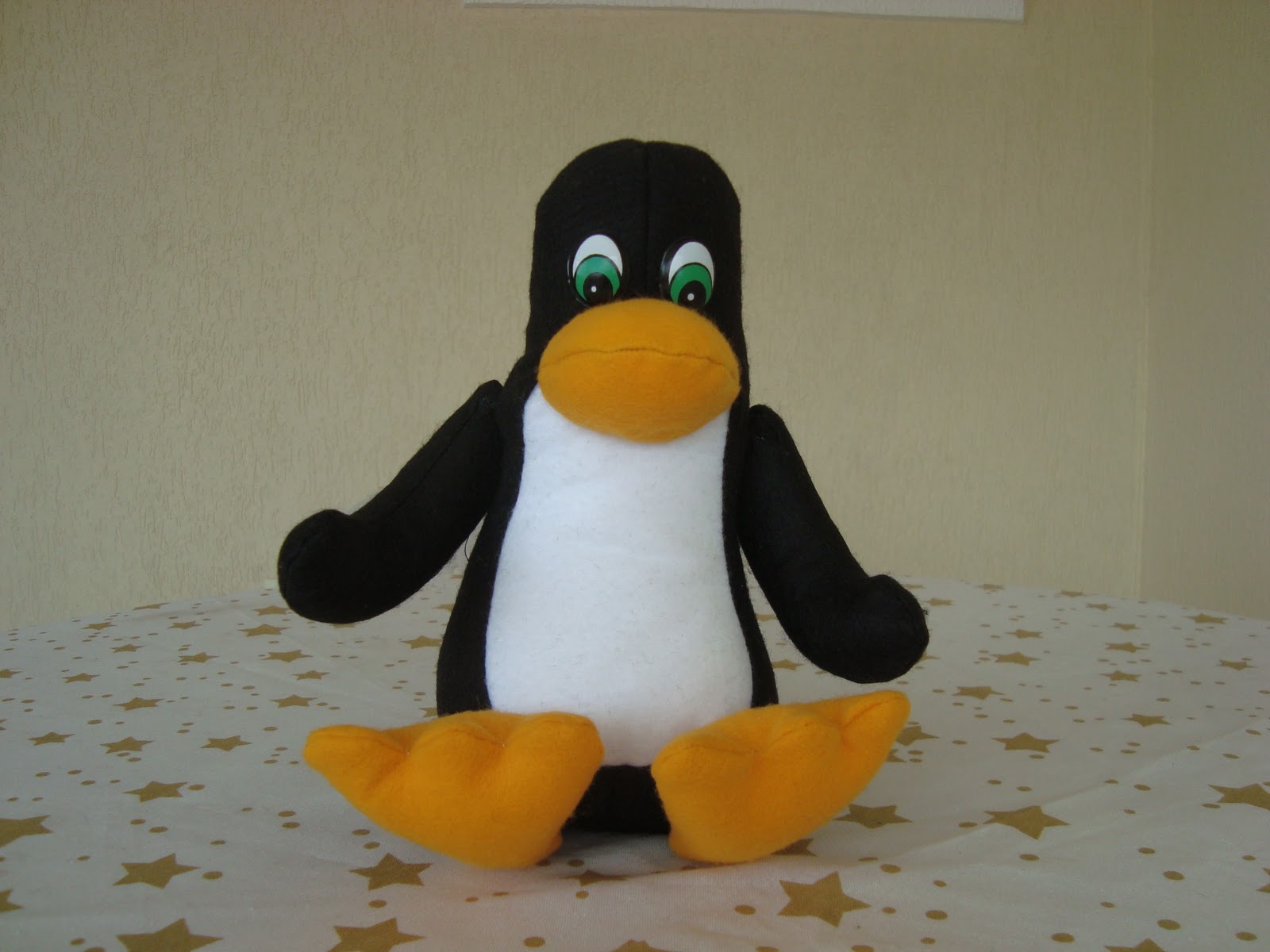 Eu Amo Artesanato: Pinguim Tux, o mascote do Linux