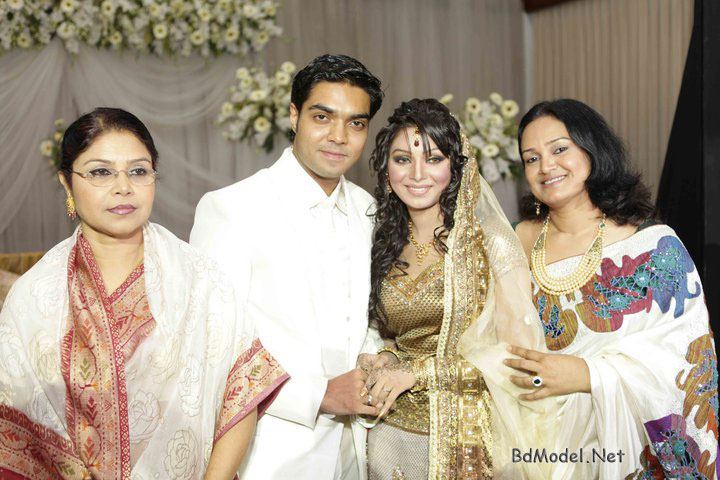 Model Glamour: Bangladeshi Model Sadia Jahan Prova Engagement