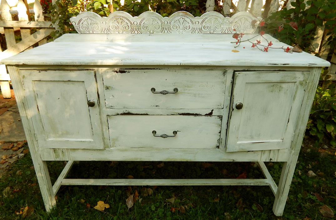 Saturdays Vintage Finds: "Francis" Buffet Furniture Redo