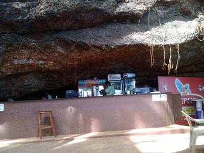 Amazing Goa: Sea Pebble, Restaurant - Dona Paula