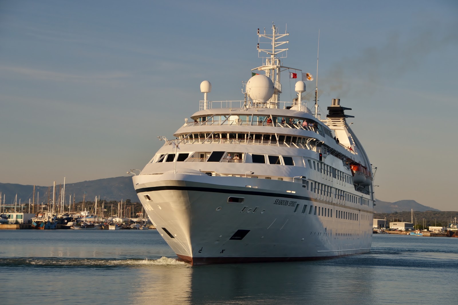 Portimão Cruises - Cruzeiros em Portimão: SEABOURN SPIRIT