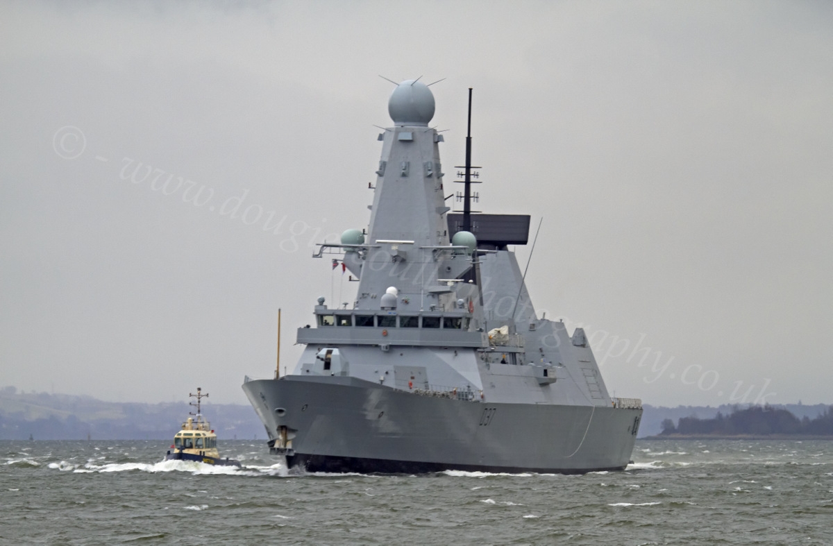 Dougie Coull Photography: (HMS) Duncan Heads to Portsmouth