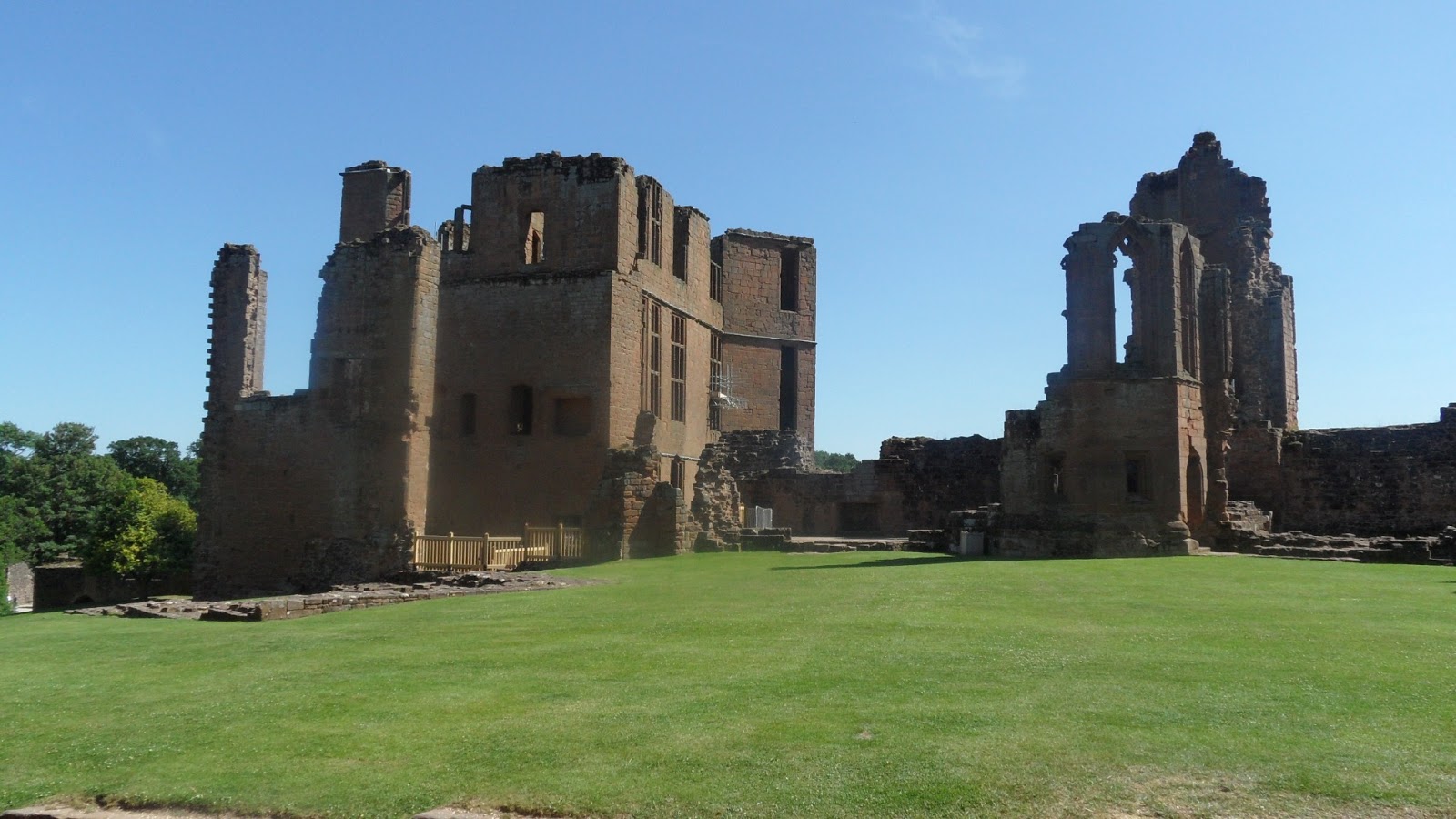 Ken and Jan visit Great Britain: Day 12- Coventry, Castles, and Cotswolds