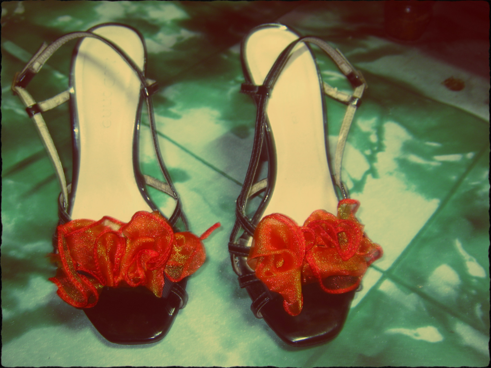 Prettythrifty: DIY: Shoe flower