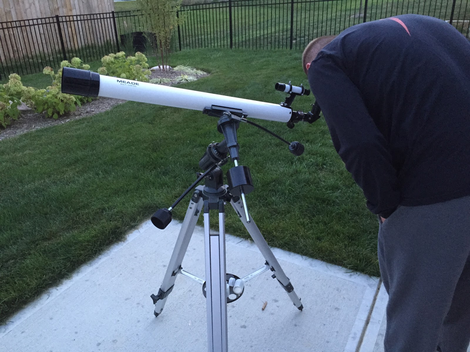 Quick Moongazing and iPhone Digiscoping [Stellar Neophyte Astronomy Blog]