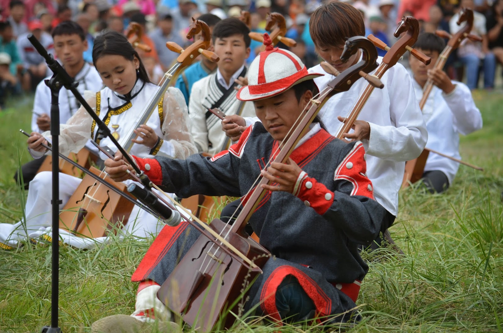 Erenpil Mongolian Dance: Jalam Har, la vièle-cheval, la bière nationale ...
