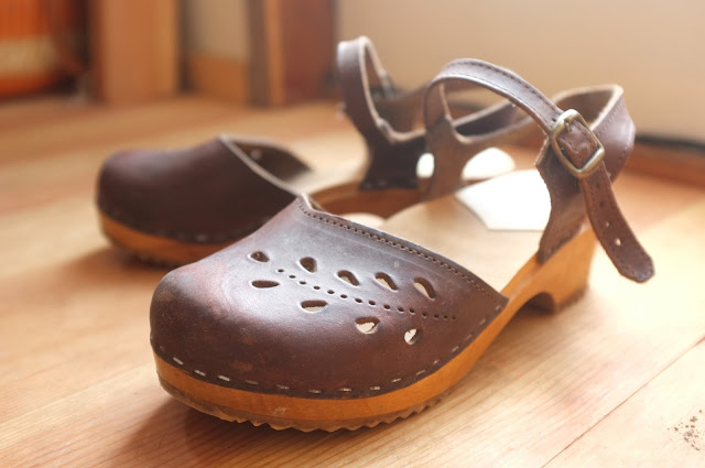 Sparrow: Sven Wooden Clogs