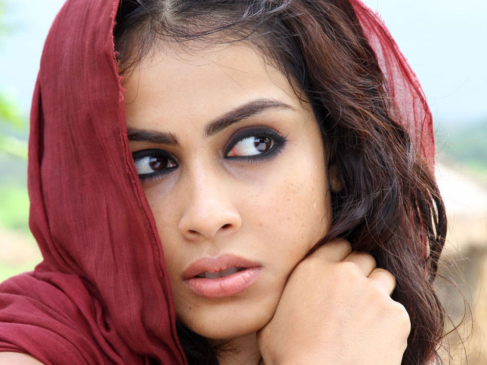 Genelia Stills from Urumi Movie Stills Gallery ~ Movie Galleriz