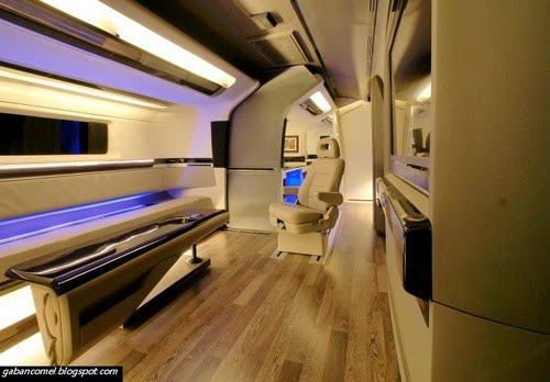 5 foto Bas Mewah Milik Datuk Shah Rukh Khan. - Gaban Comel