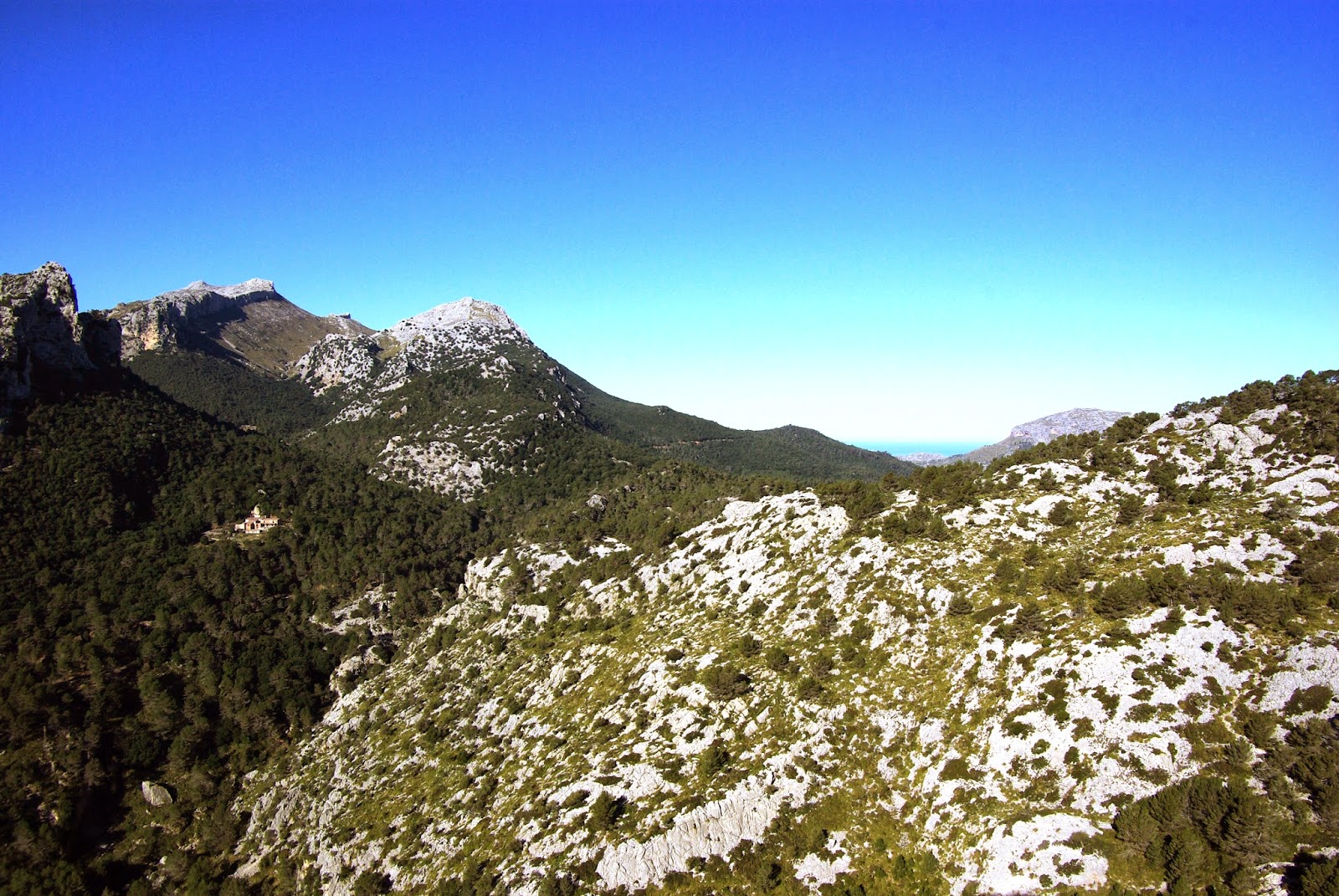 TRESQUES PER TRAMUNTANA: ES CASTELLOT