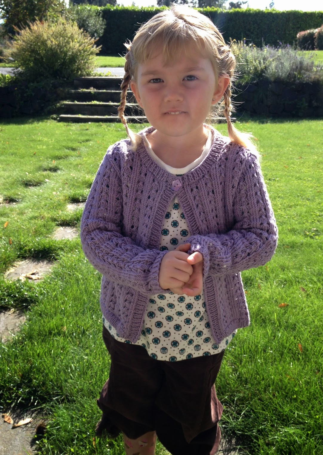 Stitchnquilt: Child's Lacey Knit Cardigan