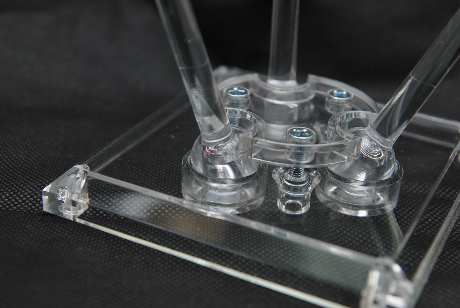 D.A.Y.D.R.E.A.M.E.R: Flightpose Display Stand