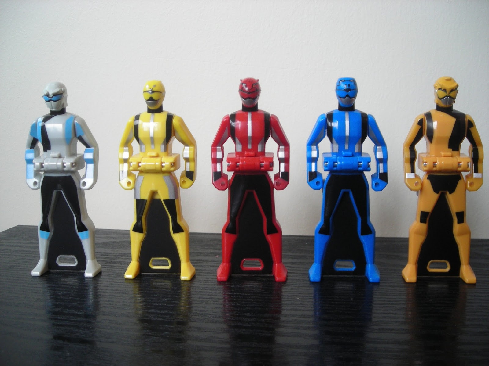 My Shiny Toy Robots: Legend Ranger Key Set: Go-Busters 02