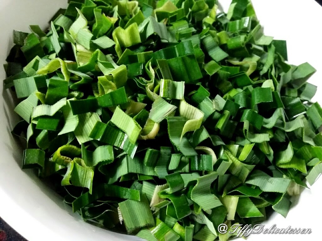 Tiffy Delicatessen: Pandan Chiffon (Improved Recipe) - Cooking Method