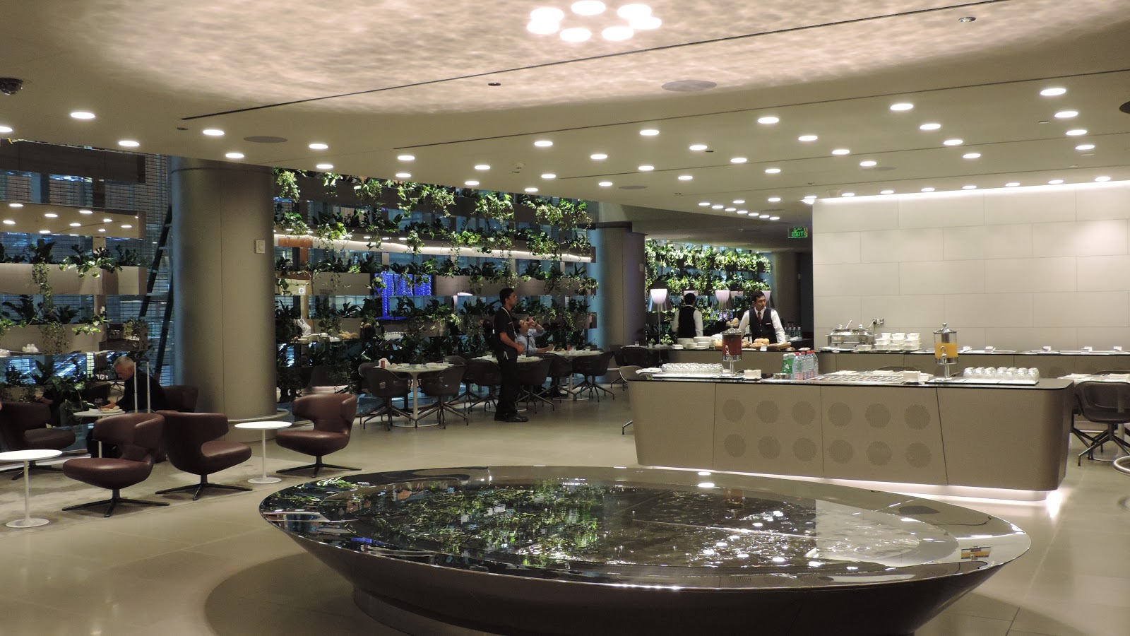 Review: Qatar Airways Gold Lounge South, Hamad International Airport (DOH)
