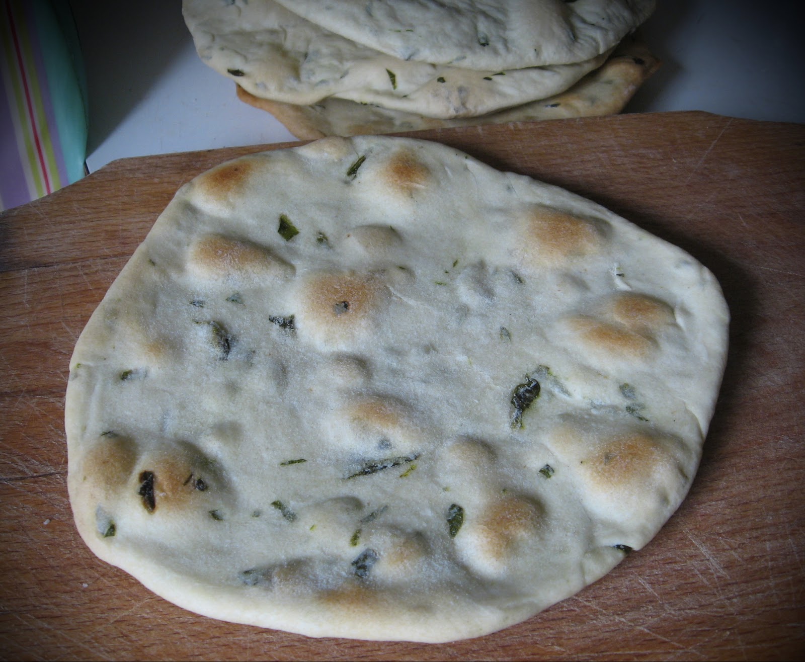 .printre nori: Lipie cu leurda