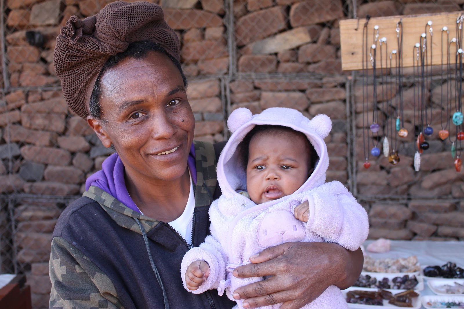 Okuhepa: Ûiba Ôas Crystals Market