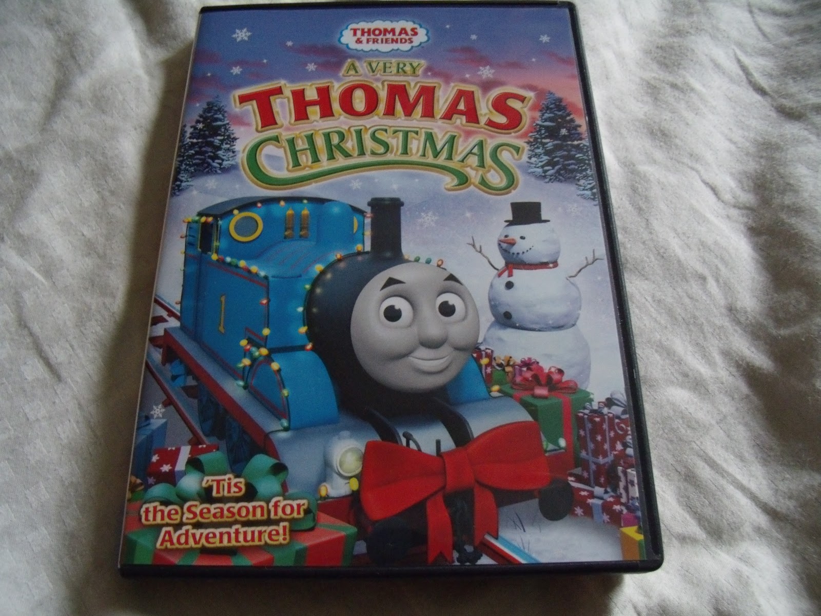 A Lucky Ladybug: Lionsgate A Very Thomas Christmas DVD Review and Giveaway