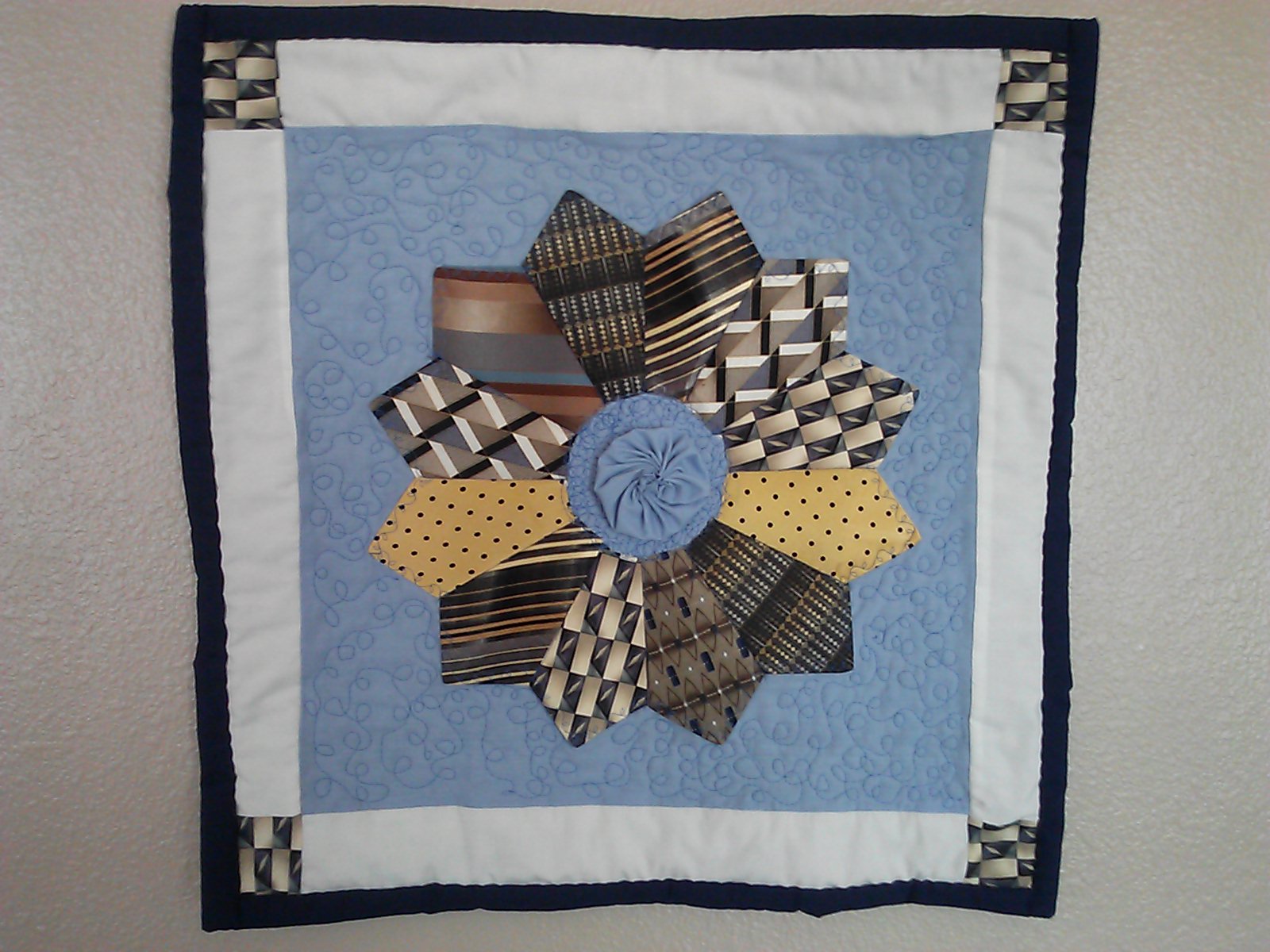 Dresden Plate Necktie Quilt Pattern