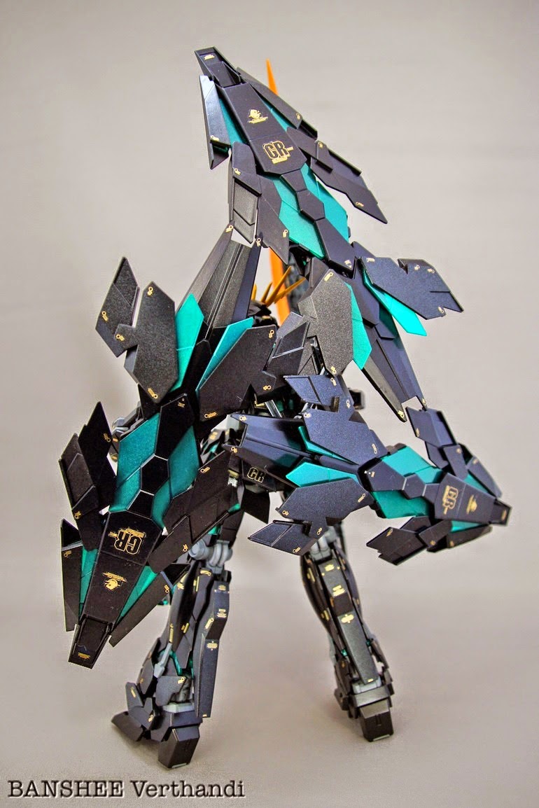 Gundam Family: MG 1/100 Unicorn Gundam 02 Banshee Verthani Custom Build