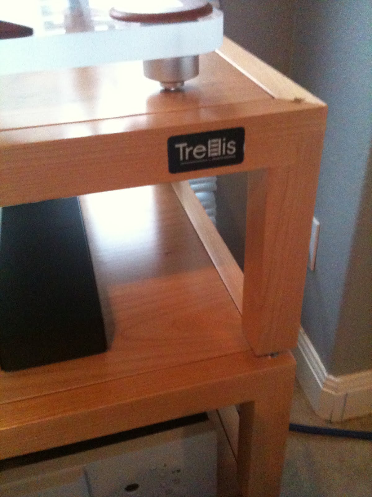 The Vinyl Anachronist: Trellis Equipment Rack from Splintr Designs