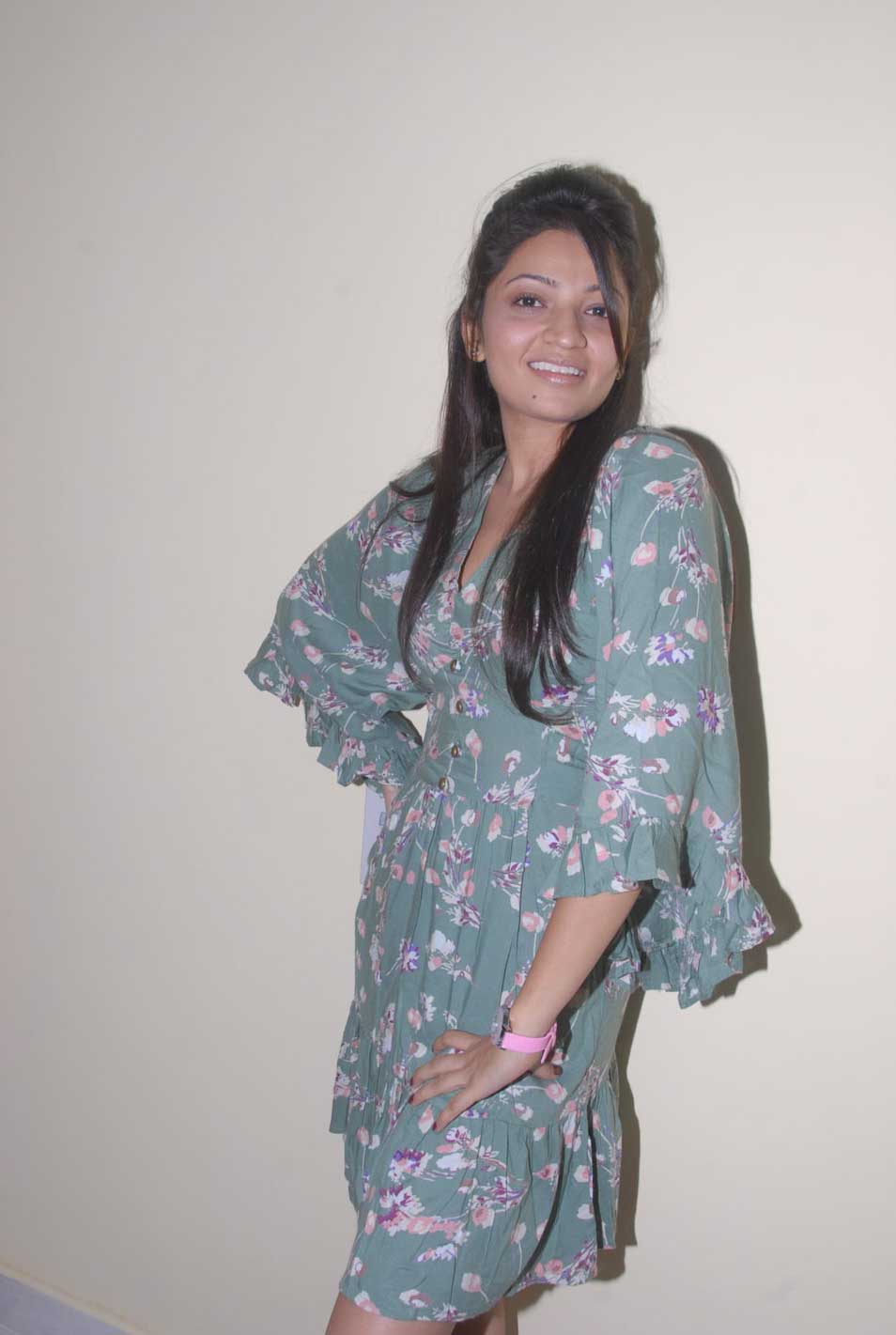 Cinema Actress Gallery: Actress Anisha jain Photo Shoot