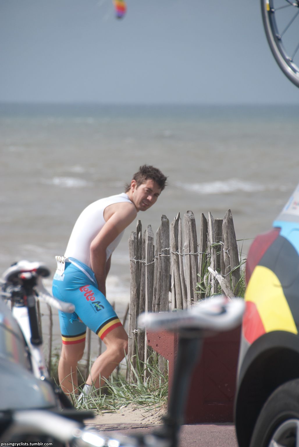 Male desperation, peeing, and wetting: September 2015