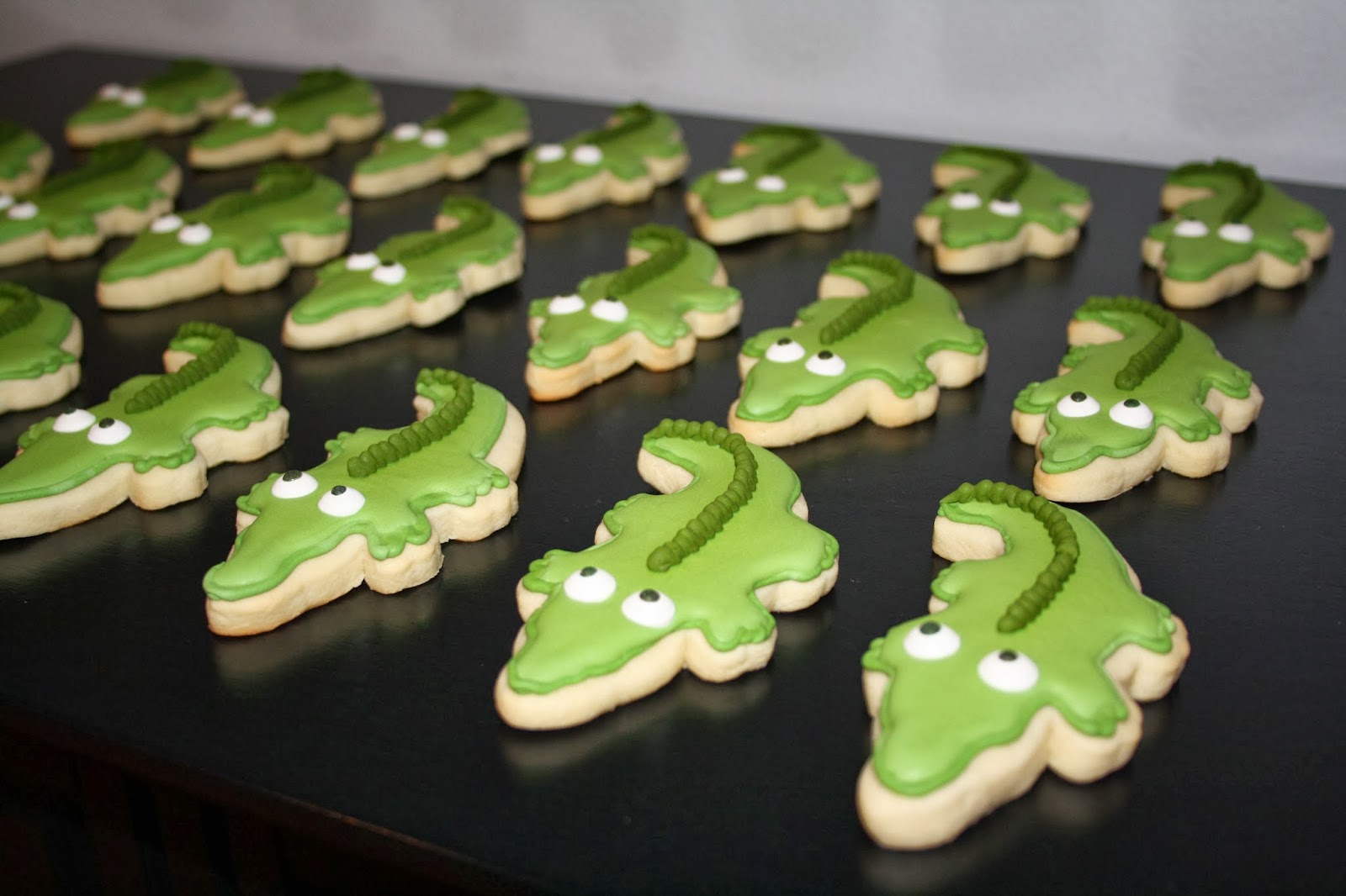 Jacqueline's Sweet Shop: Crocodile and Star Decorated Sugar Cookies
