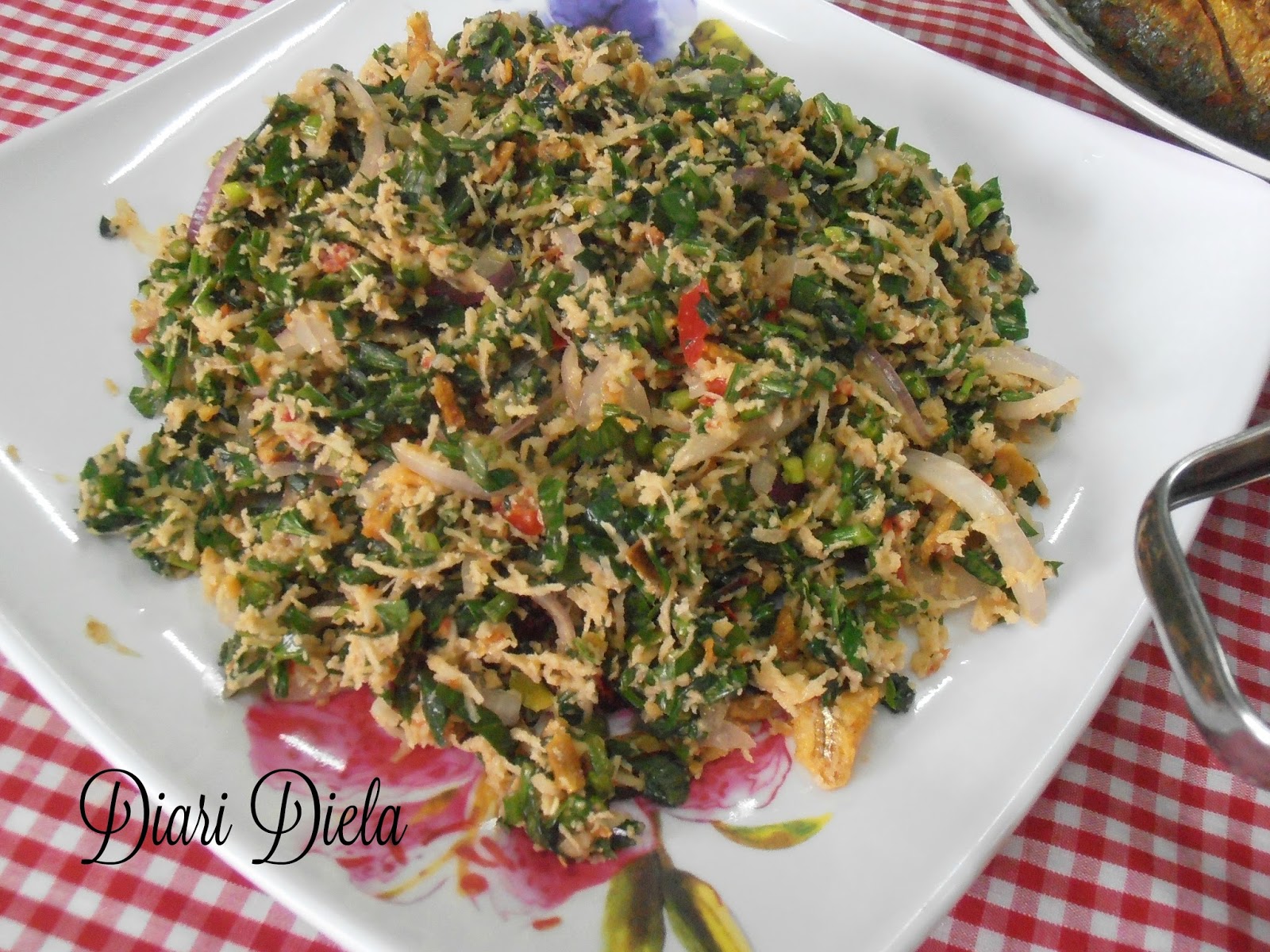 DIARI DIELA: Kerabu Daun Selom