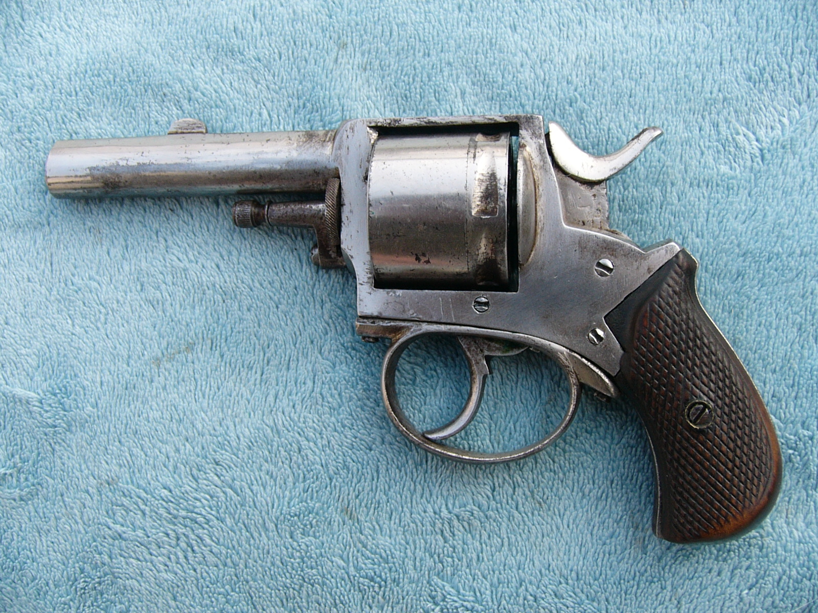 Sbírka historických zbraní: Belgian Bulldog .380 ...