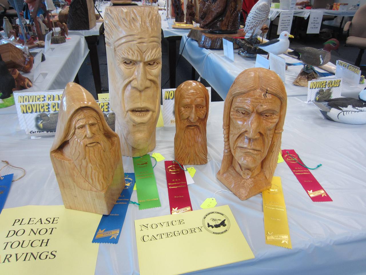 Ales the woodcarver: Wood carving show and competition - PEI - July 2013