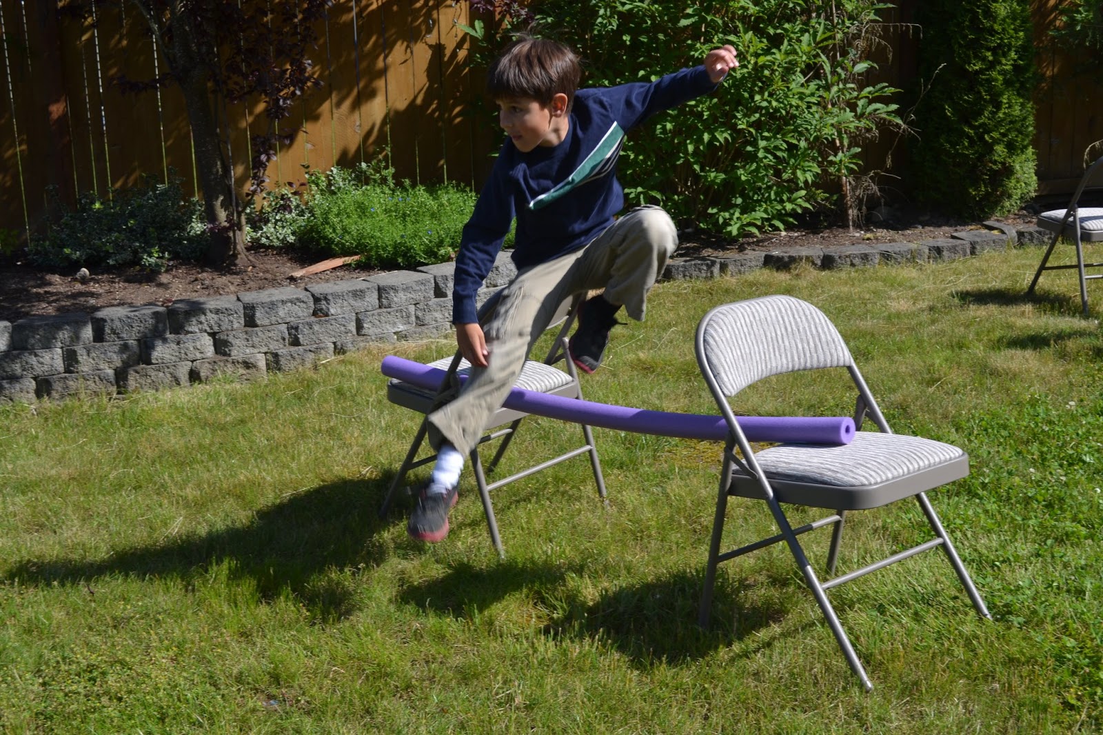 Frank Academy of Awesomeness: Super easy backyard obstacle course