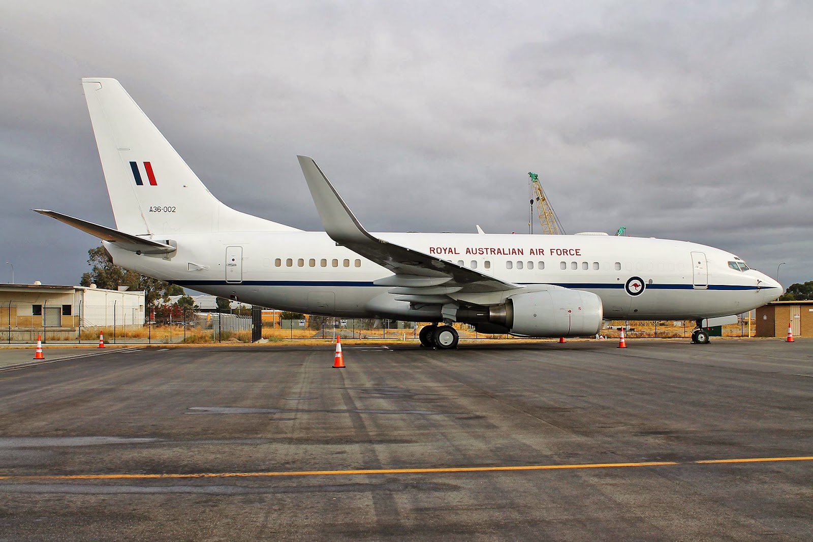 Perth Airport Spotter's Blog: RAAF B737-7DT (BBJ) A36-002