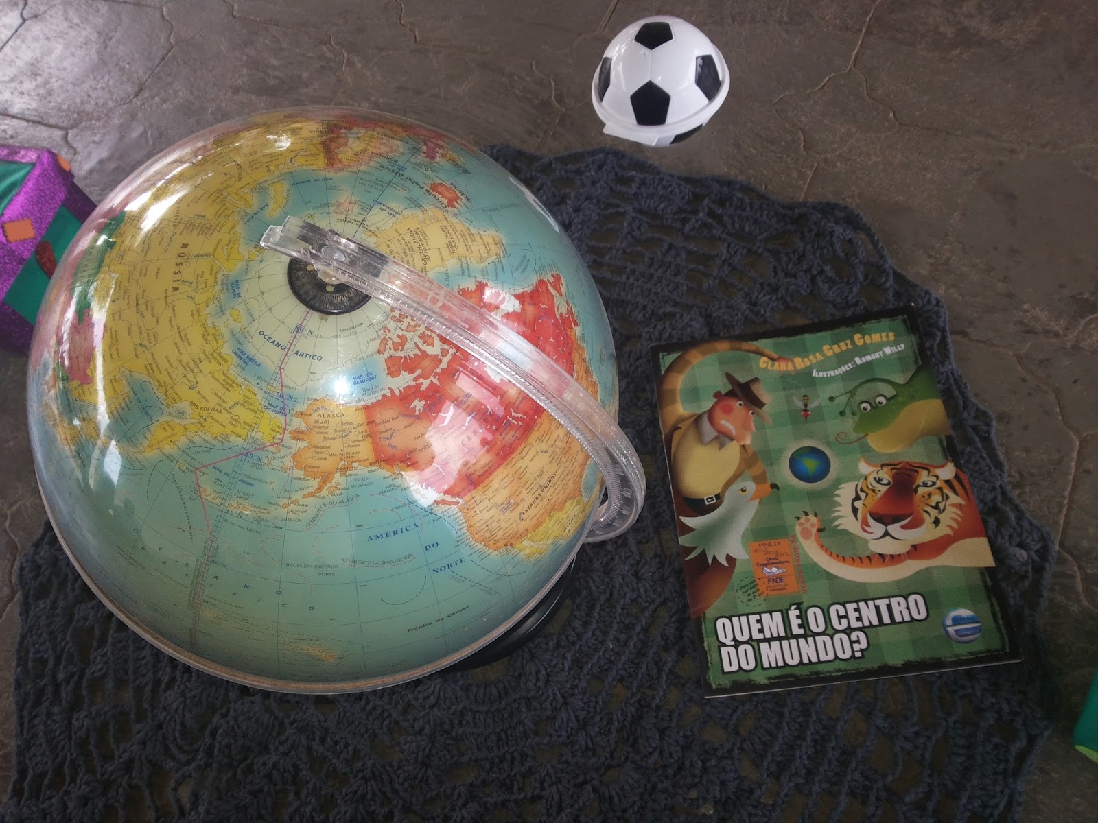 Quem Conta, Encanta!: História de hoje: Quem é o Centro do mundo? Rosa ...