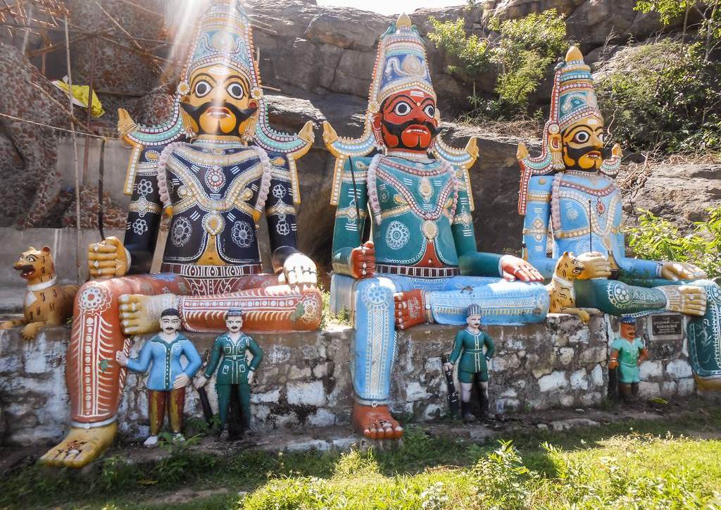 Tamilnadu Tourism: Sunai Karadu Ayyanarappan Temple, Mallur, Salem