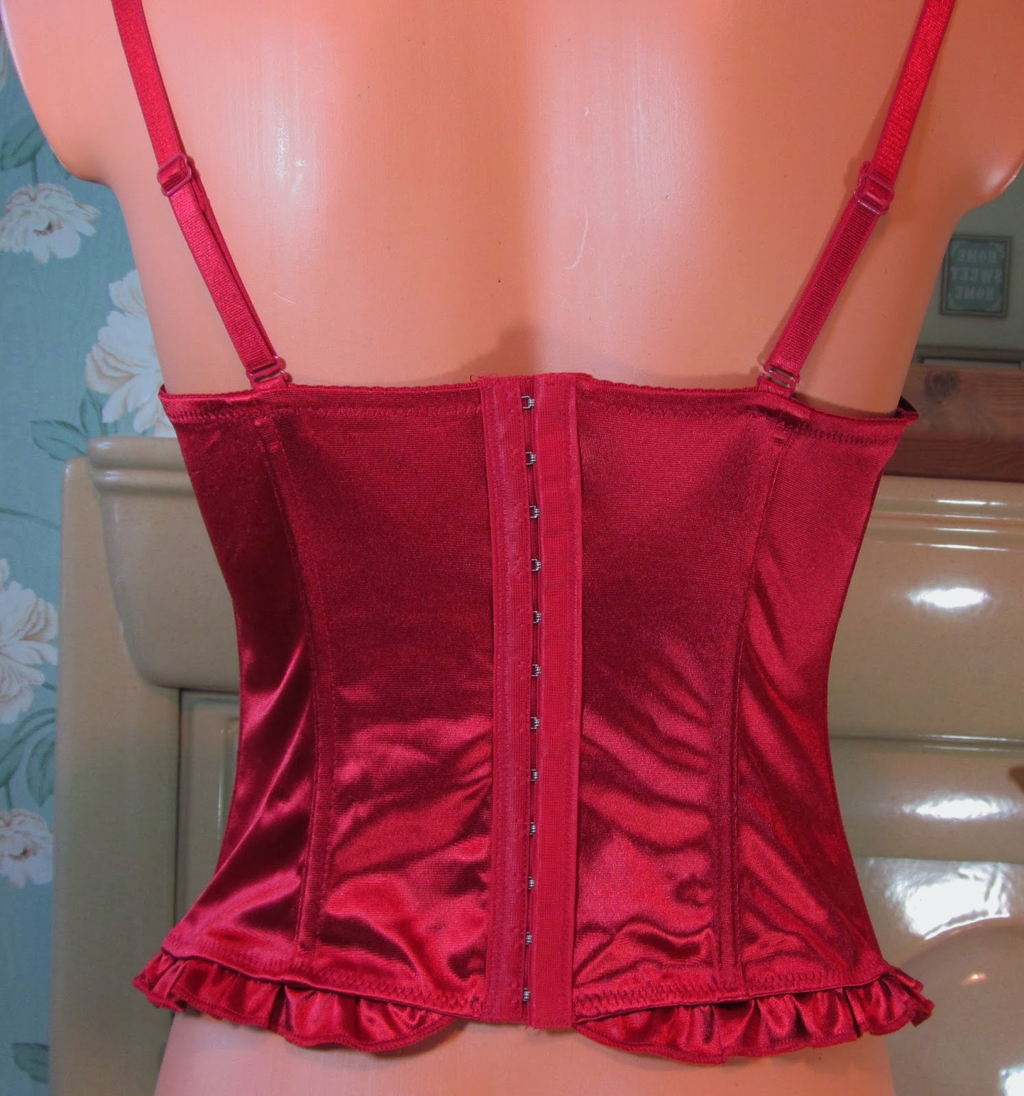 VINTAGE DEEP RED GLOSSY SATIN STRETCH BURLESQUE PIN UP BASQUE CORSET ...