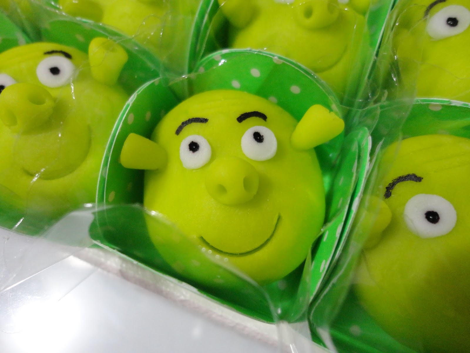 Docinho modelado do shrek! | BianCake - A Doce Arte