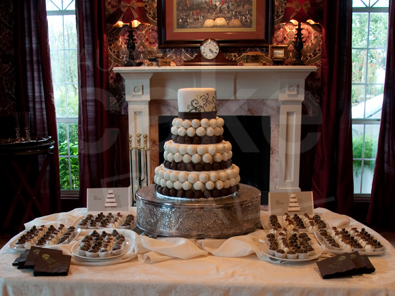 beyond the aisle: sweet trend watch: wedding cake pop cakes!