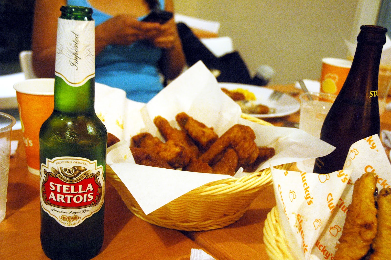 DUDE FOR FOOD: Clucky's: Not Just Chicken...